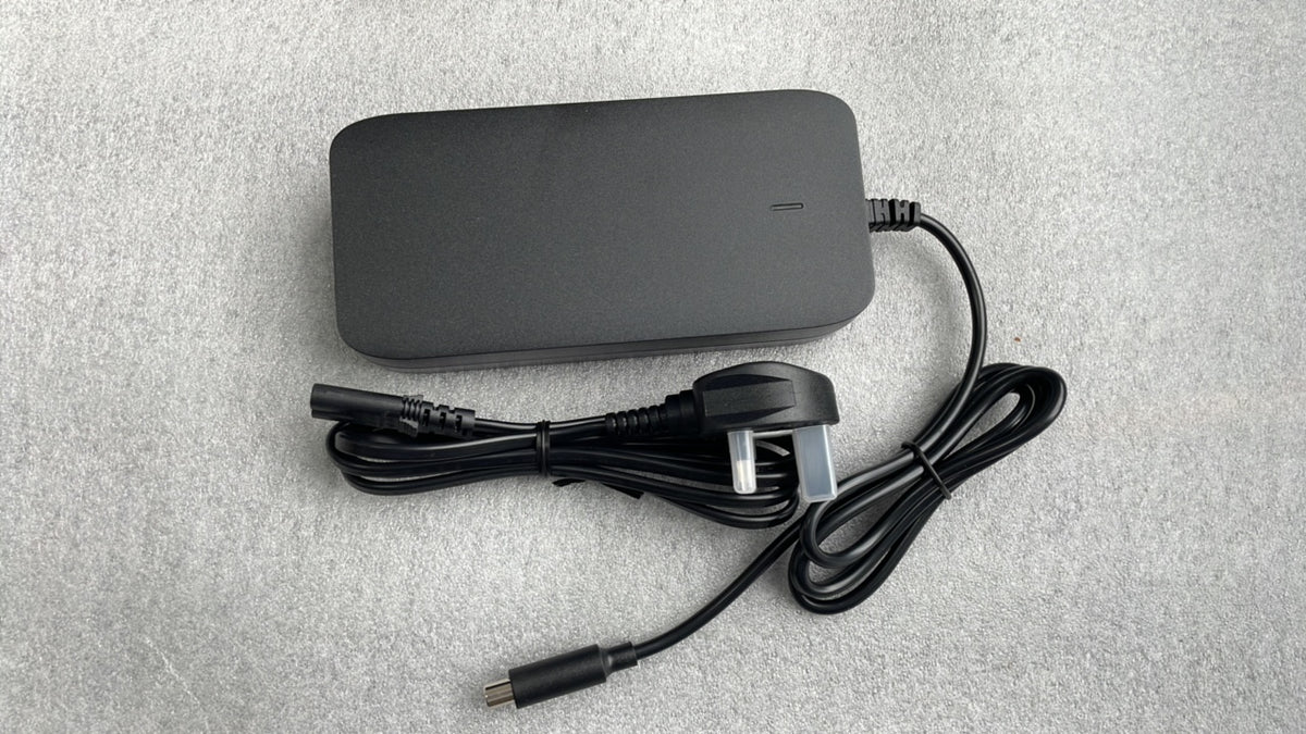 (UK STOCK) ENGWE ACCESSORY 3A Charger For Engine Pro /X24 /E26 – MarkShop